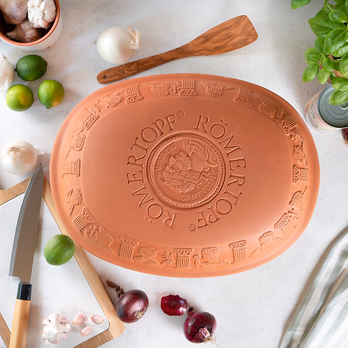 Römertopf Clay Roaster | Non-Stick Dutch Oven | Healthy Clay Pot Cooking | Clay Baker | Versatile Cooking Vessel - 7.3 Quarts (7 Liters) For Up To 8 People