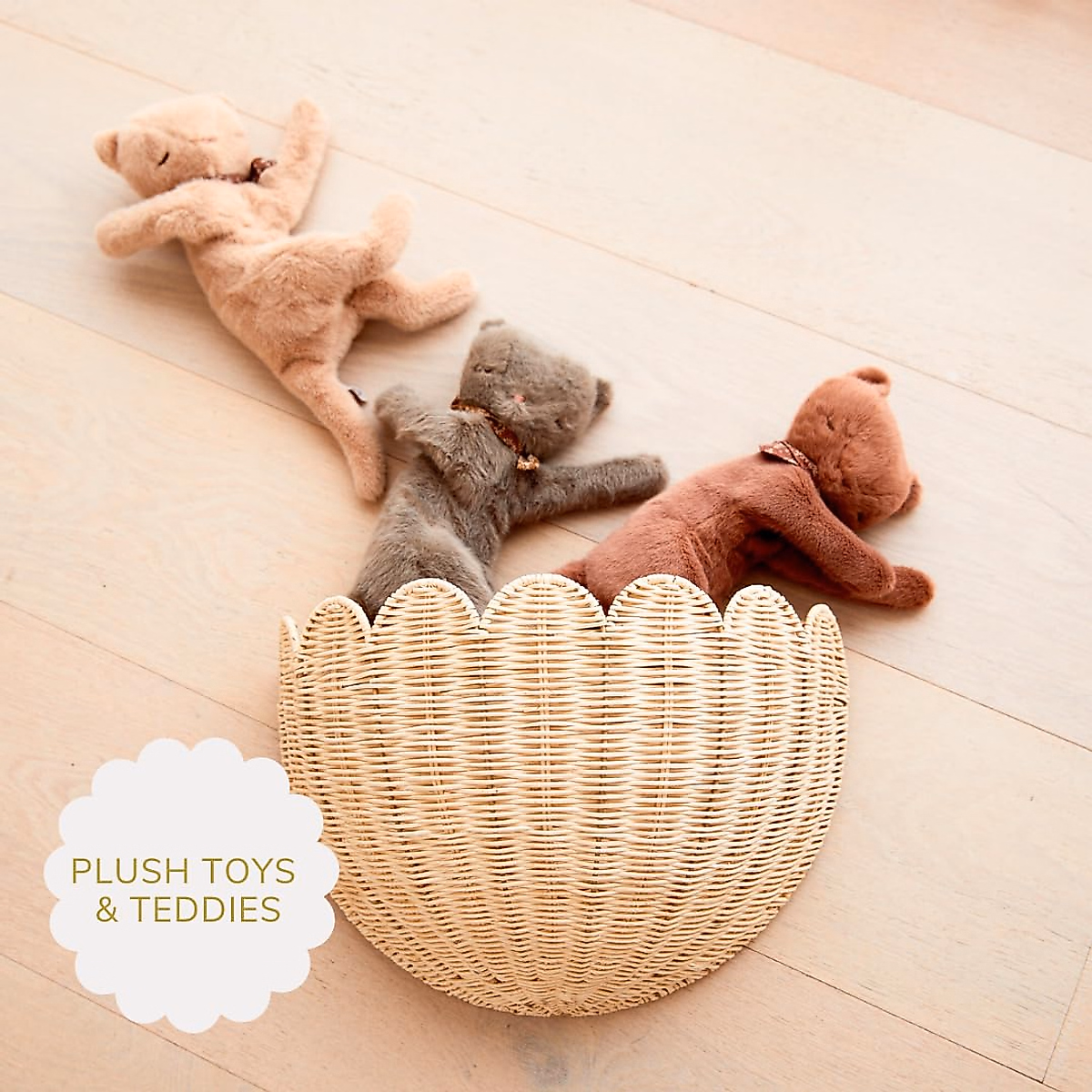 BEBE BASK Scalloped Wicker Wall Basket - Hand Woven Scalloped Basket – Scalloped Décor Wall Hanging Baskets – 16 x 10 x 7 In - Hanging Wall Basket