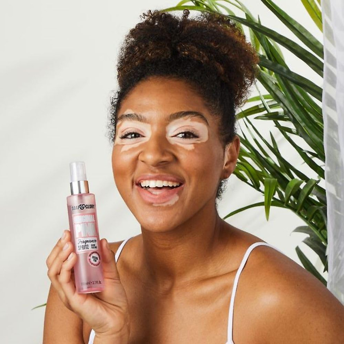 Soap & Glory Original Pink Fragrance Spritz - Lavender Oil + Rose & Citrus Bergamot Scented Body Mist Spray for Women (110ml)