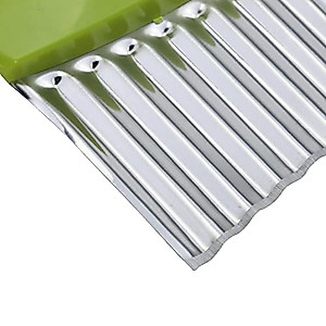 Antrader Stainless Steel Potato Carrot Chip Vegetable Crinkle Wavy Chopper Cutter French Fry Slicer 1 Pack/Set, Green