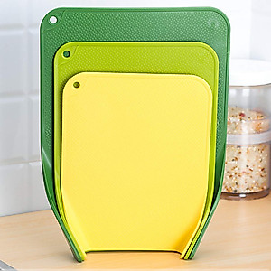 XIZEN Kitchen Cutting Board (3-Piece Set)-PP material Easy to wash BPA-free,The bottom curling design makes food not easy to spill,Texture cut surface，Rubber bottom non-slip., Multicolor, YZ0003