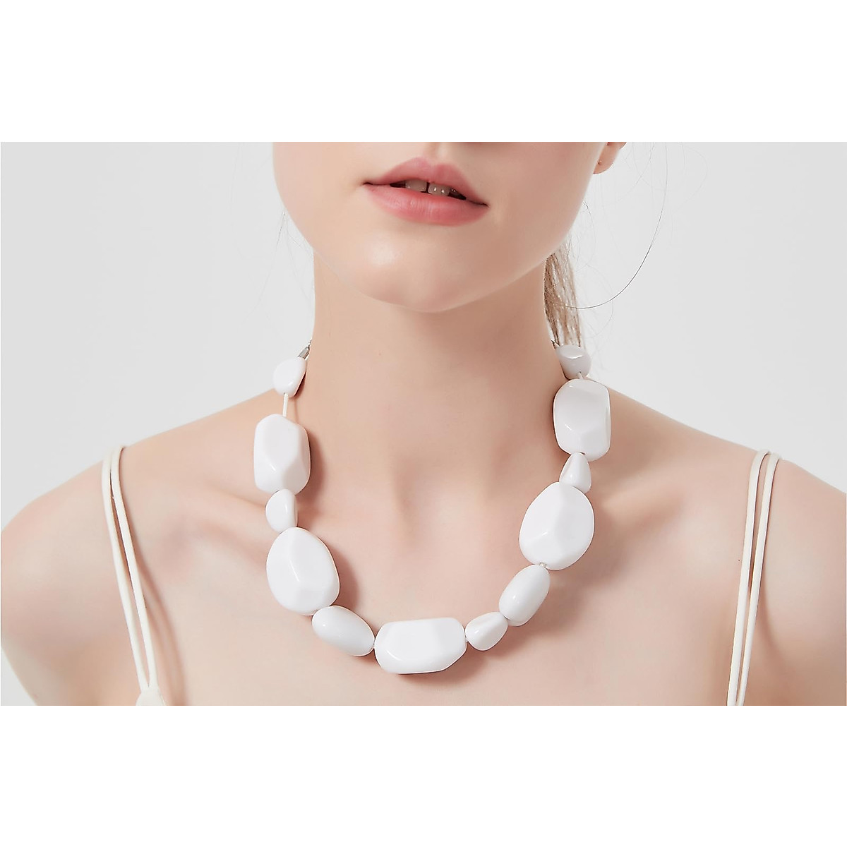 Giuesytic White Beaded Rock Bone Pebble Choker Classic Statement Necklace Halloween Costumes for Women Cosplay Accessories Carnival Accessory Jewelry