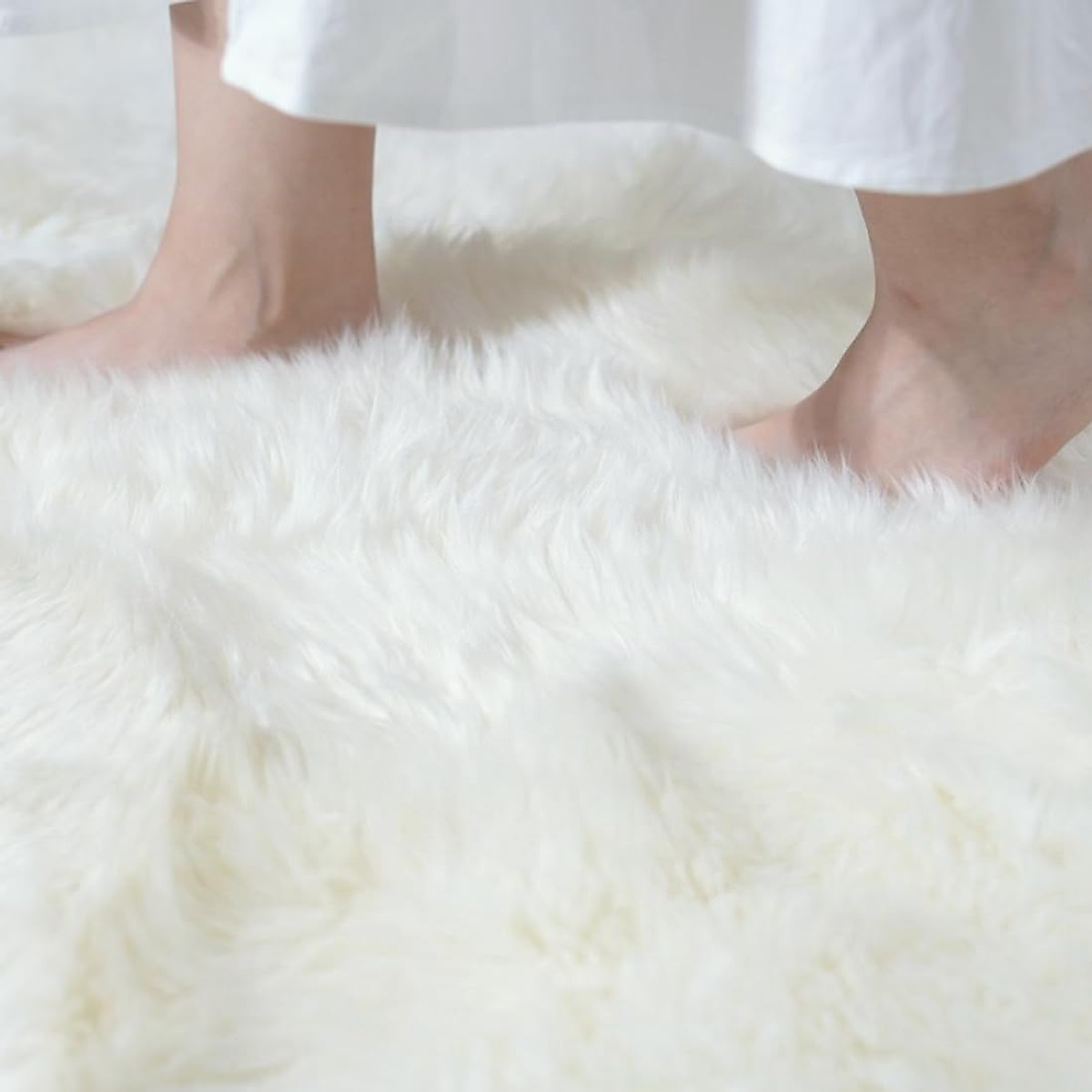 Soft Genuine Fluffy Sheepskin Rugs, Plush Wool Fur Area Irregular Rugs for Bedroom Living Room Decors Carpet Sofa Chair Cover Side of The Bed Couch Bench Pet Dog Pray Cushion Mat