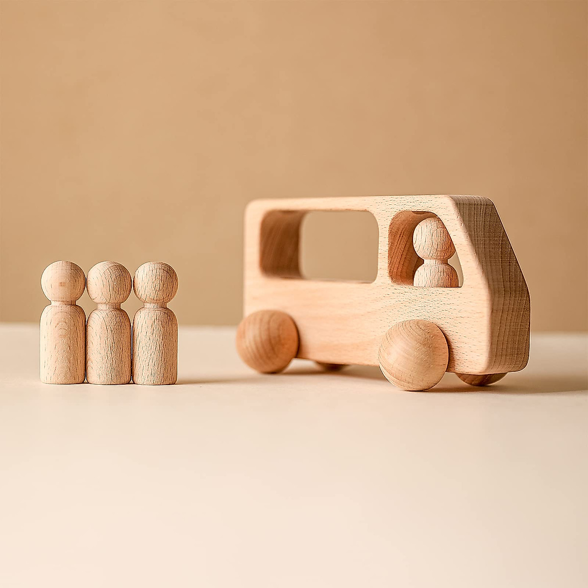 4 Wooden Figures in The Bus - Peg Dolls Unfinished Wooden Peg People Cars Wooden Figures Shape Preschool Learning Educational Toys Montessori Toys for Toddlers