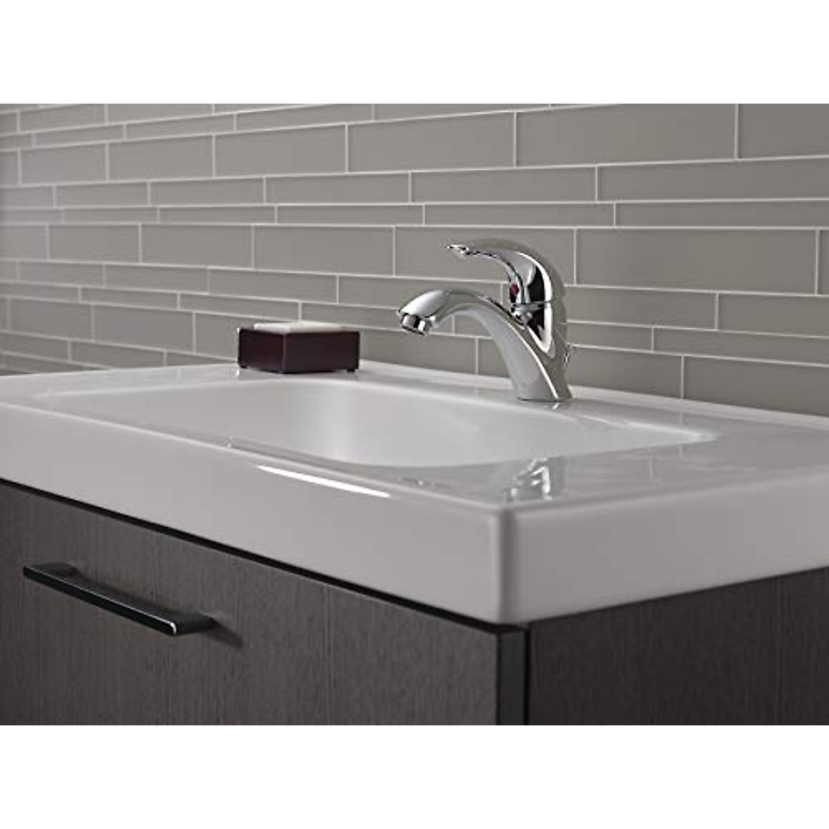 Delta Faucet Classic Single Hole Bathroom Faucet, Single Handle Bathroom Faucet Chrome, Bathroom Sink Faucet, 1 Hole Bathroom Faucet, Drain Assembly, Chrome 583LF-WF