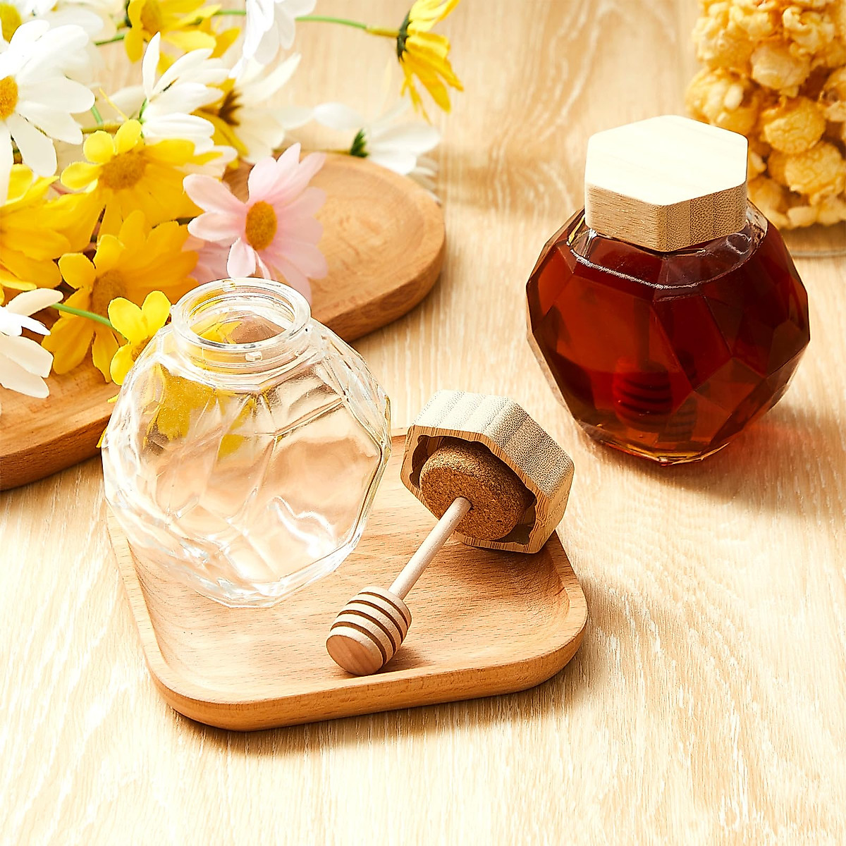 Umigy 2 Pcs 8 oz Glass Honey Dispenser with Wooden Spiral Drip Dipper Clear Hexagon Shape Small Honey Container with Dipper and Lid for Home Storage Syrup Kitchen