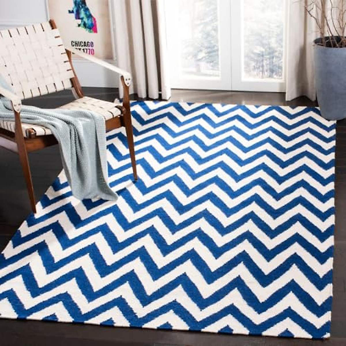 SAFAVIEH Dhurries Collection 5' x 8' Dark Blue/Ivory DHU557K Handmade Flatweave Premium Wool Area Rug