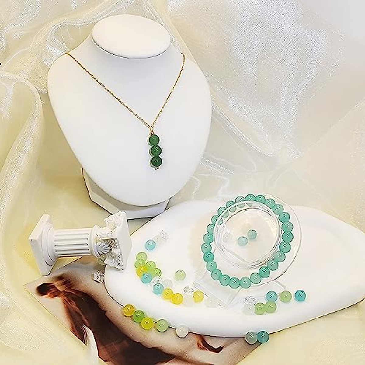 Gaspletu 700PCS Glass Beads for Jewelry Making, 24 Colors 8mm Crystal Beads Bracelets Making Kit, 1 Box Round Beads Suitable for Beginners