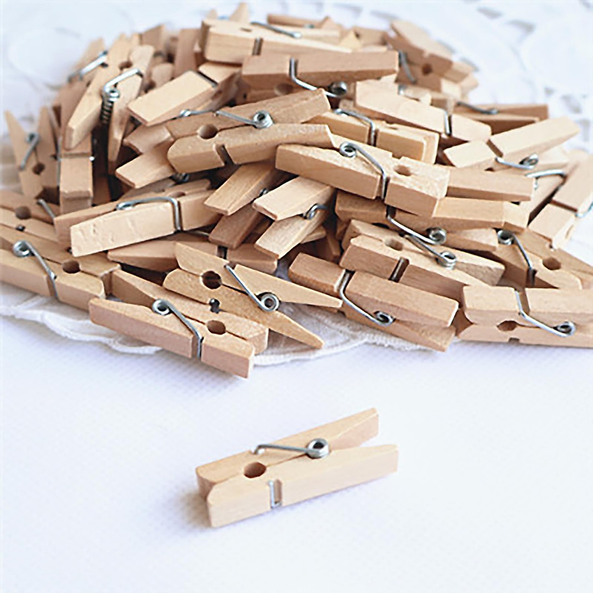 Mini Wooden Clothes Pins, 100pcs 1Inch (2.5cm) Small Wooden Chip Clips for Bag Clips Clothespin Clothes Pin Photo Pins (Wooden)