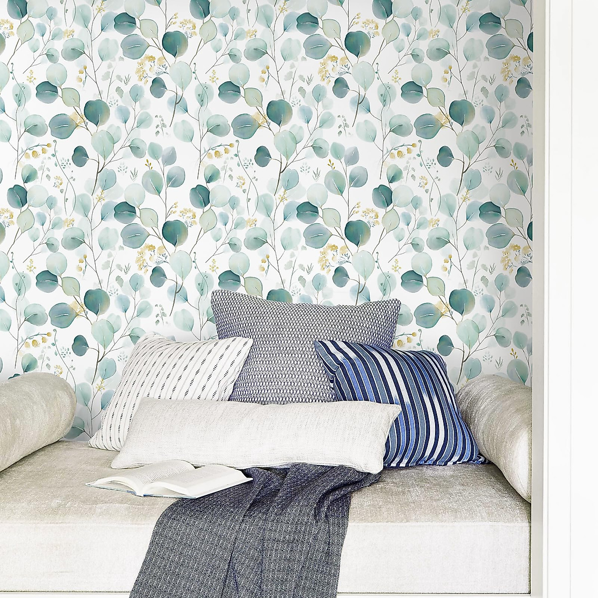 Sevalo Leaf Wallpaper Peel and Stick Wallpaper Boho Contact Paper for Cabinets Flower Floral Wallpaper Green Leaves Wallpaper Bathroom Self-Adhesive Removable Wallpaper Eucalyptus Nursery 17.3“×78.7”