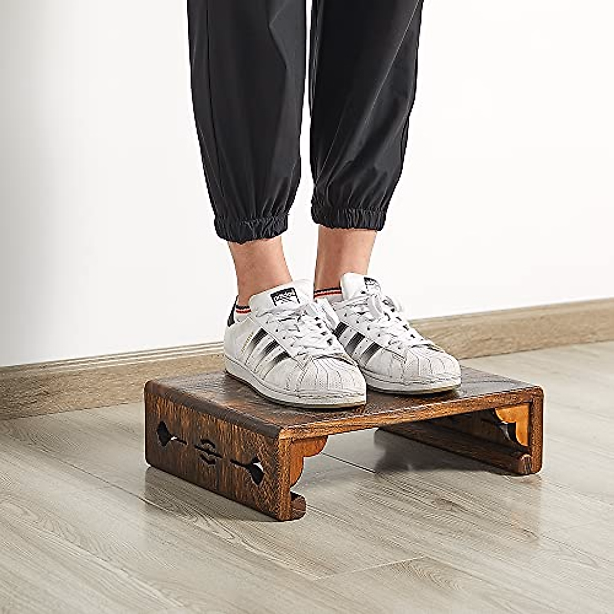 SINOBEST Low Wood Stool, Rectangular Bed Step Stool, Large Surface Step Ladder for Kitchen & Bathroom, Foot Rest Stool Under Desk, Portable Bed Table for Laptop and Tea