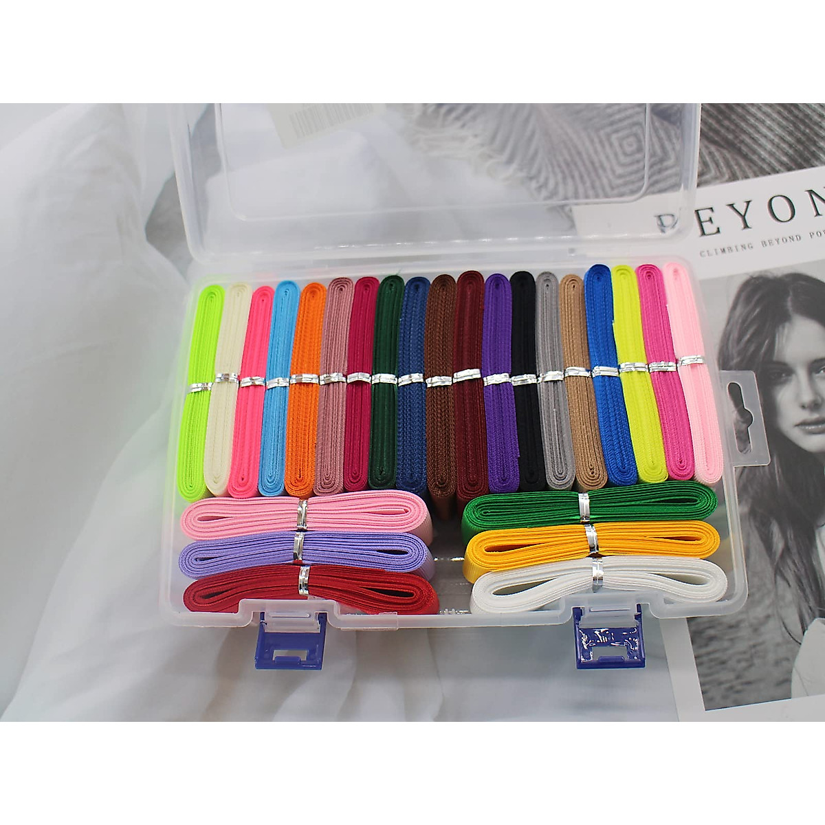 JESEP YONG 3pcs Clear Plastic Organizer Container Box, Containers Storage Box with Snap-Tight Closure Latch for Pencils, Puzzles, Small Toys,Jewelry Making & Sewing Crafts (3pcs Large Box)