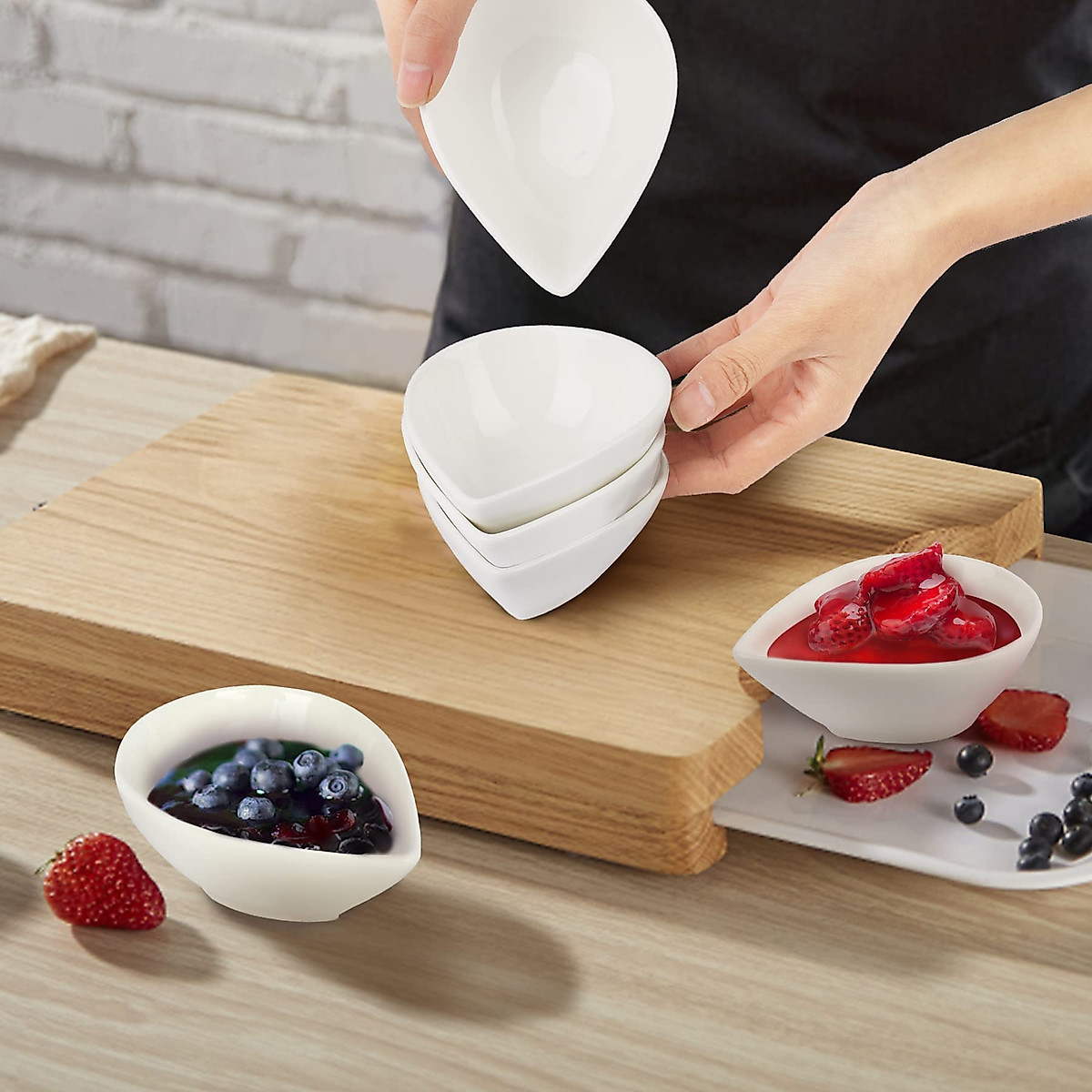 Keponbee Ceramic Dip/Dipping Bowls Set Small White Porcelain Soy Sauce Dish/Bowls Set of 6 - Good for Dessert, Cereal,Ketchup, Soy Sauce, BBQ and Other Party Dinner, 5oz/pc