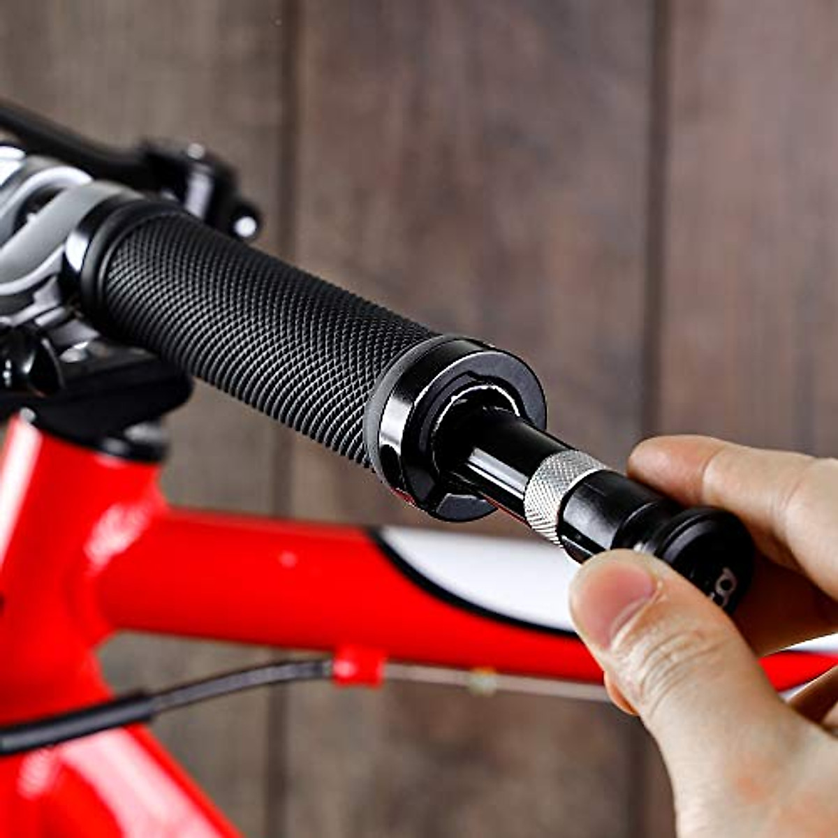 CyclingDeal Mountain MTB Road Bike Bicycle Tubeless Tire Repair Plug Kit - Store Inside Handlebar - Fix a Puncture or Flat - Plugger Tool and Plugs - 2 x Small & 2 x Large Strads