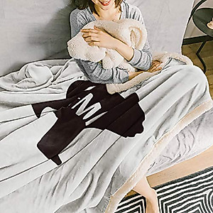 Warm Sherpa Fleece Throw Blanket, Happy Mother's Day Mama Bear Image - Cozy Plush Lightweight Blanket | Winter Couch Bed Sofa Decorative Microfiber Fleece Throws, 39" x 49"