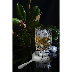 KITESSENSU Julep Strainer, Easy to Hold Stainless Steel Bar Strainer Cocktail, Cocktail Strainer Bar Tools for Professional Bartenders, Silver