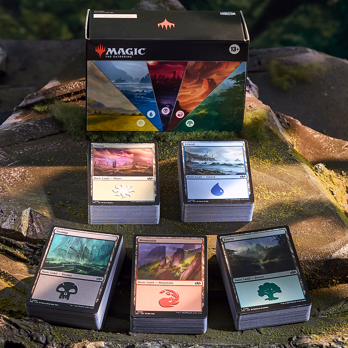 Magic: The Gathering 2025 Land Station (400 Basic Land Cards)