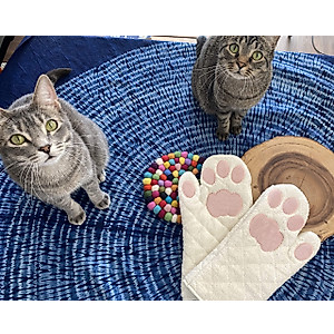 Cricket & Junebug Oven Mitts Cat Paws - White and Pink