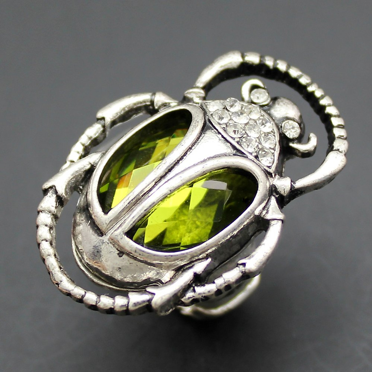 Q&Q Fashion Silver Plated Vintage Egyptian Cleopatra khepri Scarab Beetle Green Rhinestone Stretch Finger Ring