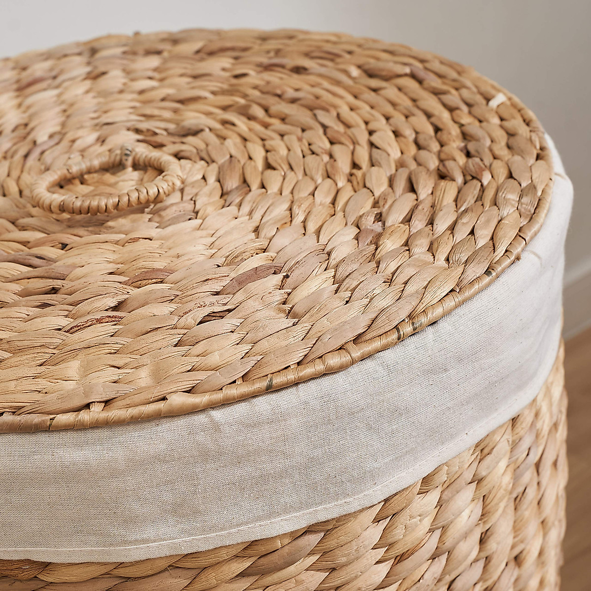 Round Woven Wicker Laundry Hamper with Lid - Large Water Hyacinth Storage Wicker (Natural Brown, 15"L x 15"L x 20"H)