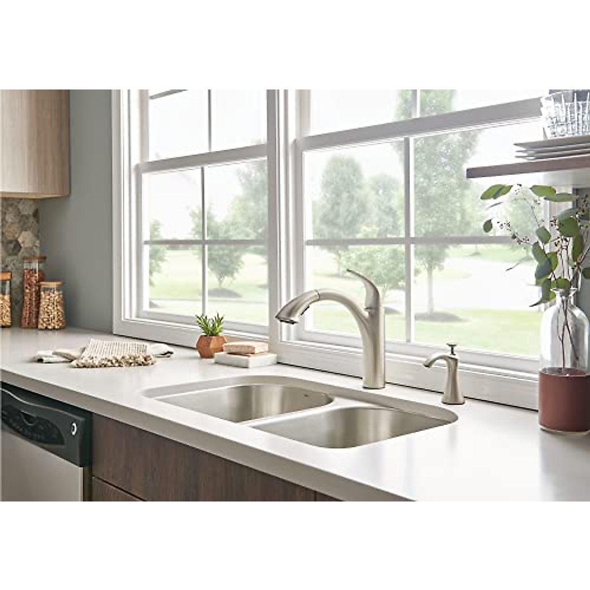 Moen Camerist Spot Resist Stainless One-Handle Kitchen Faucet with Pullout Spray Head, Featuring Power Clean and Reflex Docking System, 7545SRS, 0.375