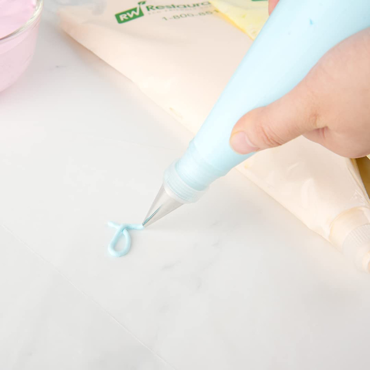 Restaurantware Pastry Tek Piping Tip 1 Round Round Tip For Icing - #3 Corrosion-Resistant Stainless Steel Icing Tip Dishwasher-Safe Decorate Cupcakes Cakes or Cookies