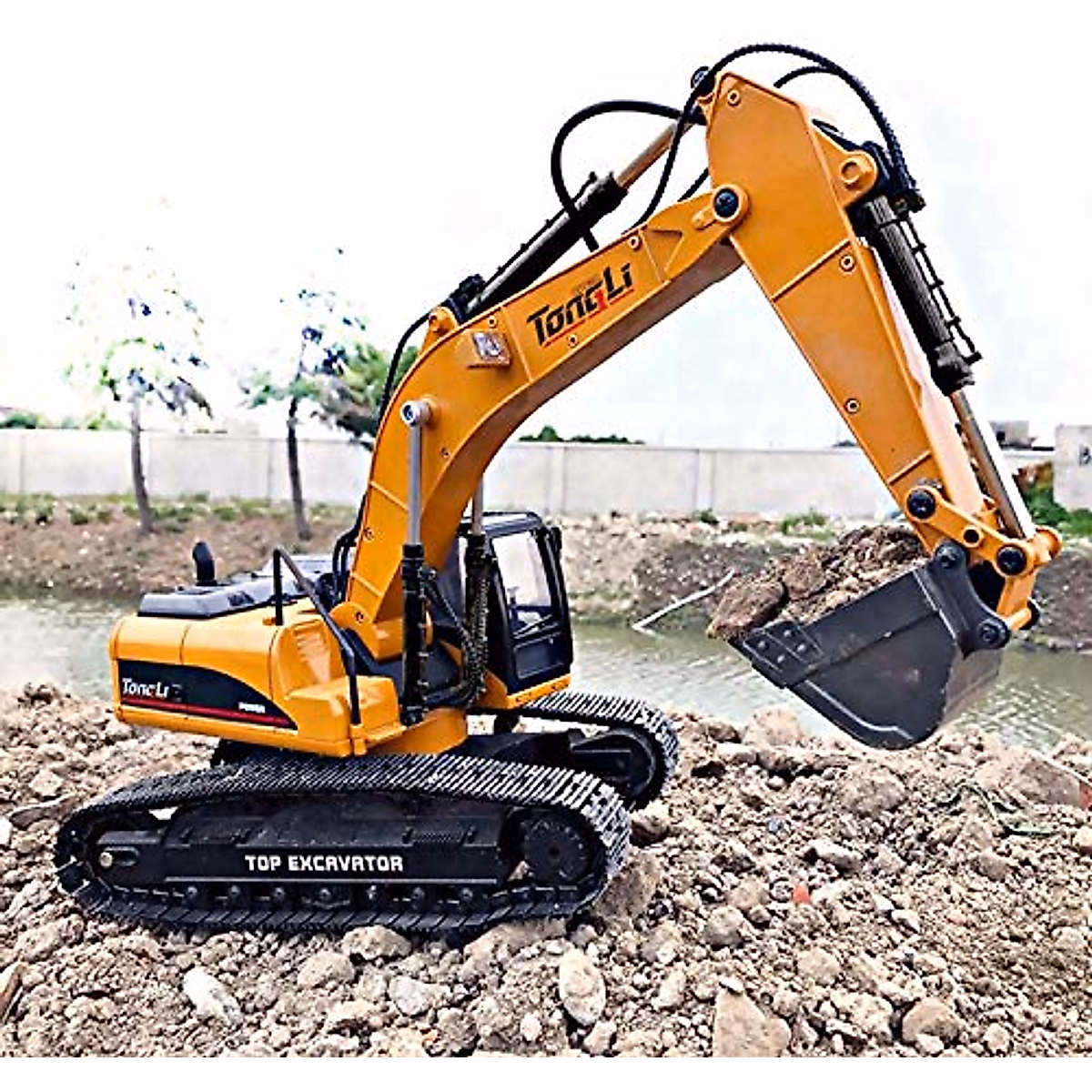 Huina RC Excavator for adults1580 Hobby Remote Control V4 Full Metal RC Excavator Adult huina 580 Construction Vehicle Professional Remote Control Tractor (2 Batteries)