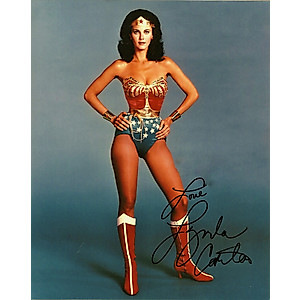 Kirkland Lynda Carter, Wonder Woman 8 X 10 Photo Display Autograph on Glossy Photo Paper