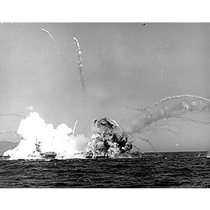 Deutsch: USS Cusk (SS 348), spektakulâ_re Ausnahme eines Fehlstarts einer Loon-20 Inch By 30 Inch Laminated Poster With Bright Colors And Vivid Imagery-Fits Perfectly In Many Attractive Frames
