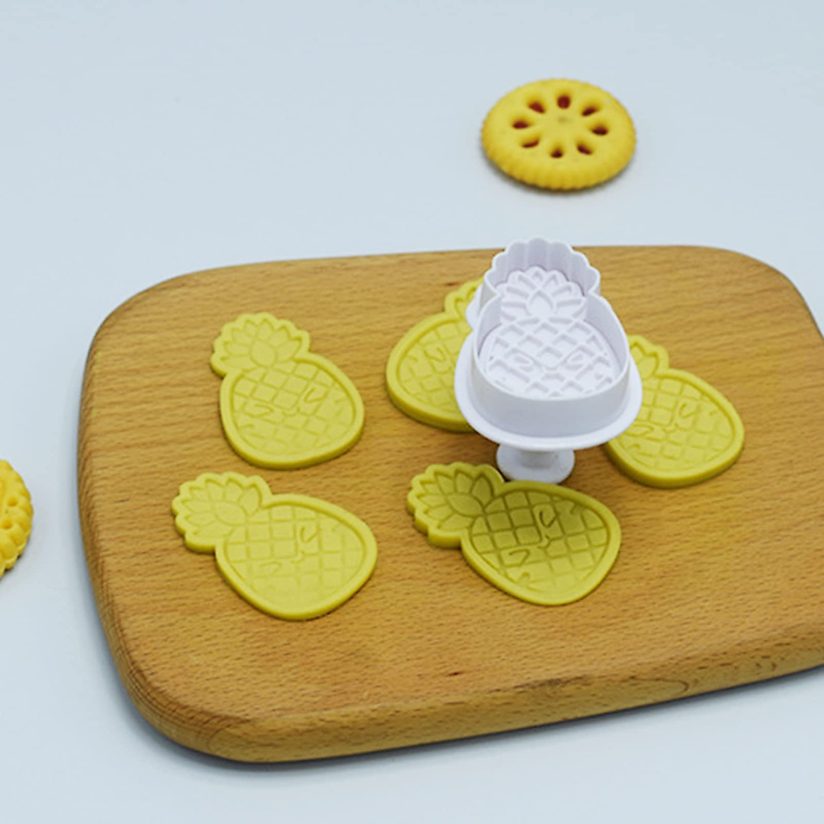 3D Pineapple Plastic Mould Fondant Chocolate Jelly Making Cake Tool Decoration Mold Oven Available DIY Art Cookie Stamp Molds For Baking Christmas