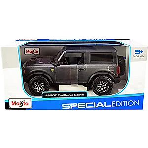 Maisto Diecast Cars 2021 Ford Bronco Badlands Gray Metallic with Black Top Special Edition 124 Diecast Model Car by Maisto 31530