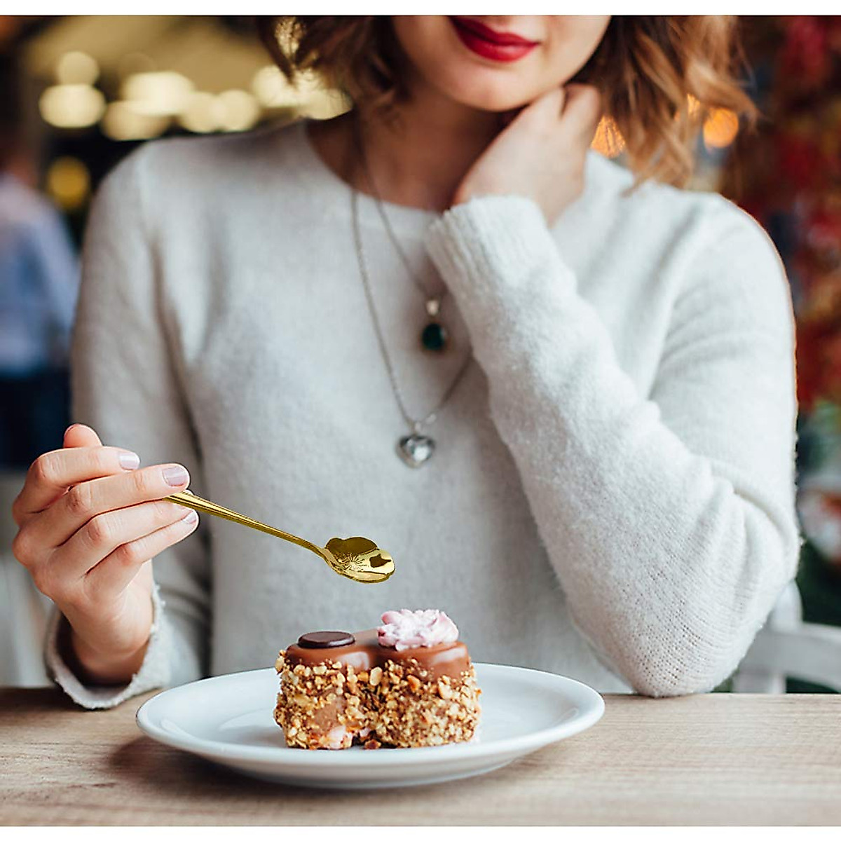 Stainless Steel Flower Coffee Spoon Set, LEIHEFA 8 Pcs Creative Tea Spoon,Stirring Spoon, Ice Tea Spoon for Tea, Cake, Sugar, Dessert Ice Cream Spoon (Gold)