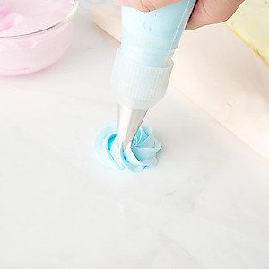 Restaurantware Pastry Tek Piping Tip 1 Open Star Decorating Tip - #1M Dent-Resistant Stainless Steel Icing Tip Dishwasher-Safe Decorate Cupcakes Cakes or Cookies