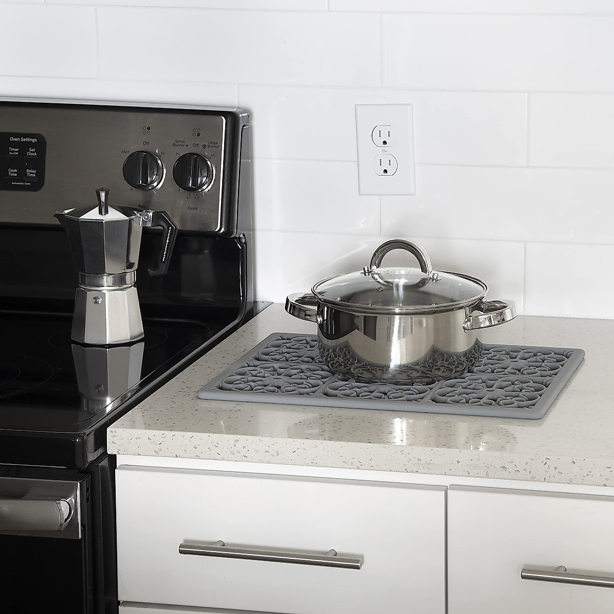 GASARÉ, Extra Large, Thick, Silicone Trivet for Hot Dishes, Pots, and Pans, Heat Resistant Mat for Countertop, Hot Pad for Kitchen, Easy to Clean, 16 x 12 x 3/8 Inches, Gray