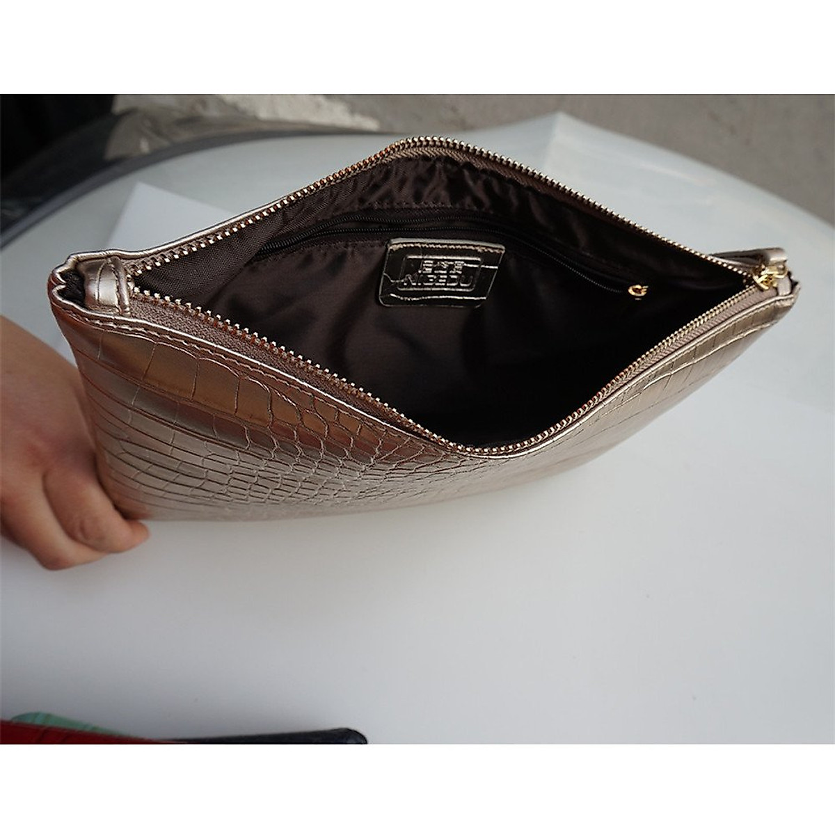 NIGEDU Women Clutches Crocodile Grain PU Leather Envelope Clutch Bag (White)