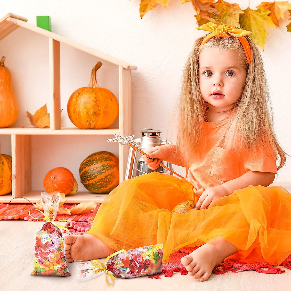 100 Pieces Fall Cellophane Bags Pumpkin Fall Leaves Treat Bags Halloween Pumpkin Bags Thanksgiving Cellophane Bags with 1 Piece Orange Ribbon for Chocolate Candy Snacks Cookies Little Toys