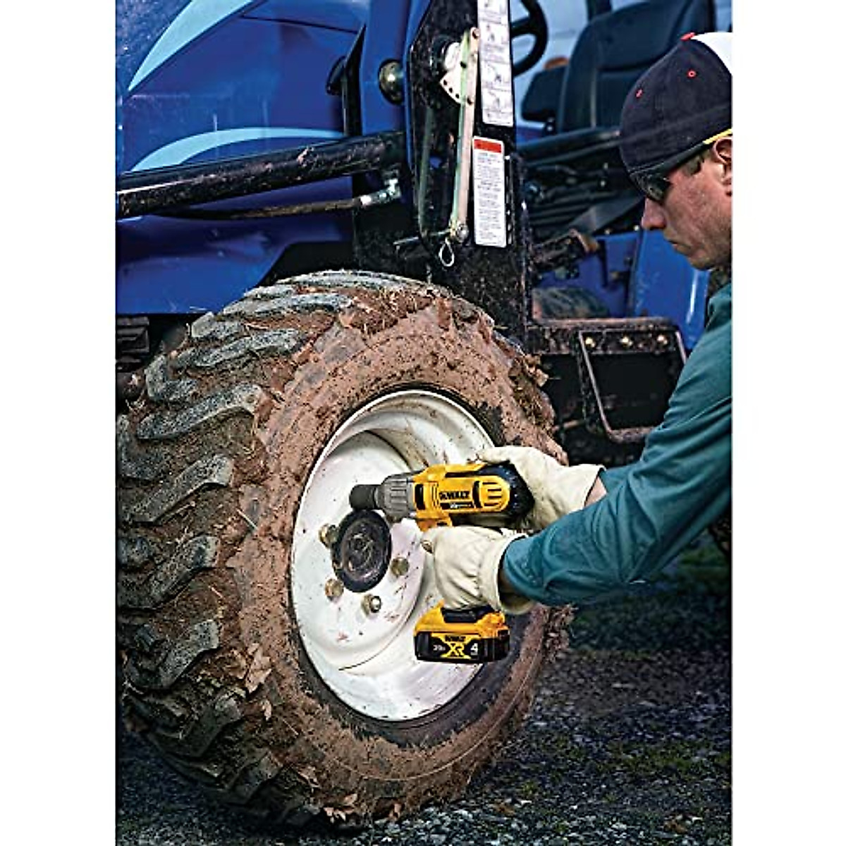 DEWALT 20V MAX Impact Wrench Kit, High Torque, Detent Pin Anvil, 1/2-Inch (DCF889M2)