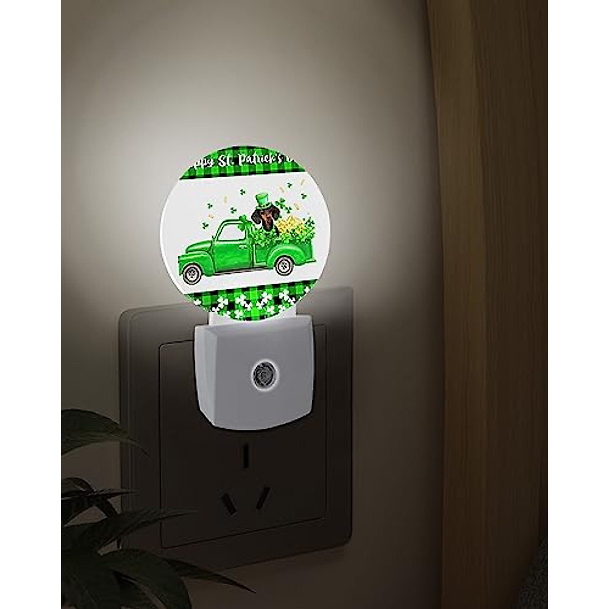 Night Light Plug into Wall, LED Nightlights Happy St. Patrick's Day Shamrock Funny Dachshund Truck Green Plaid Small Nightlight Auto Dusk-to-Dawn Sensor Lamp LED Night Lights for Kid's Bedroom