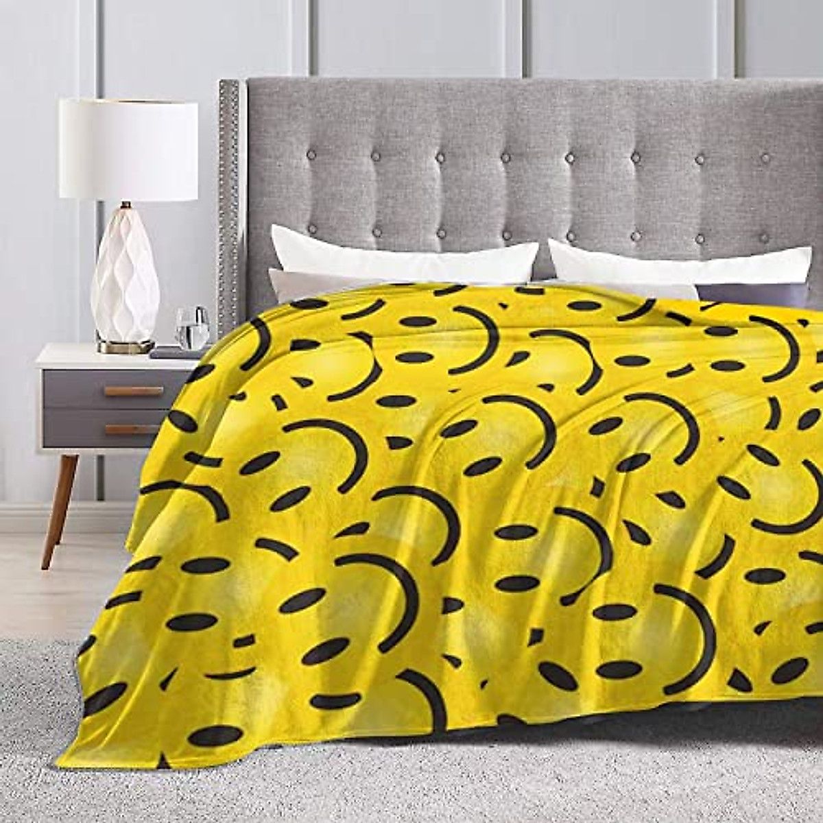 Maikeway Smiley Face Pattern Fleece Blanket Throw Warm Super Soft Comfort for Travel Outdoor Home 60"x50"