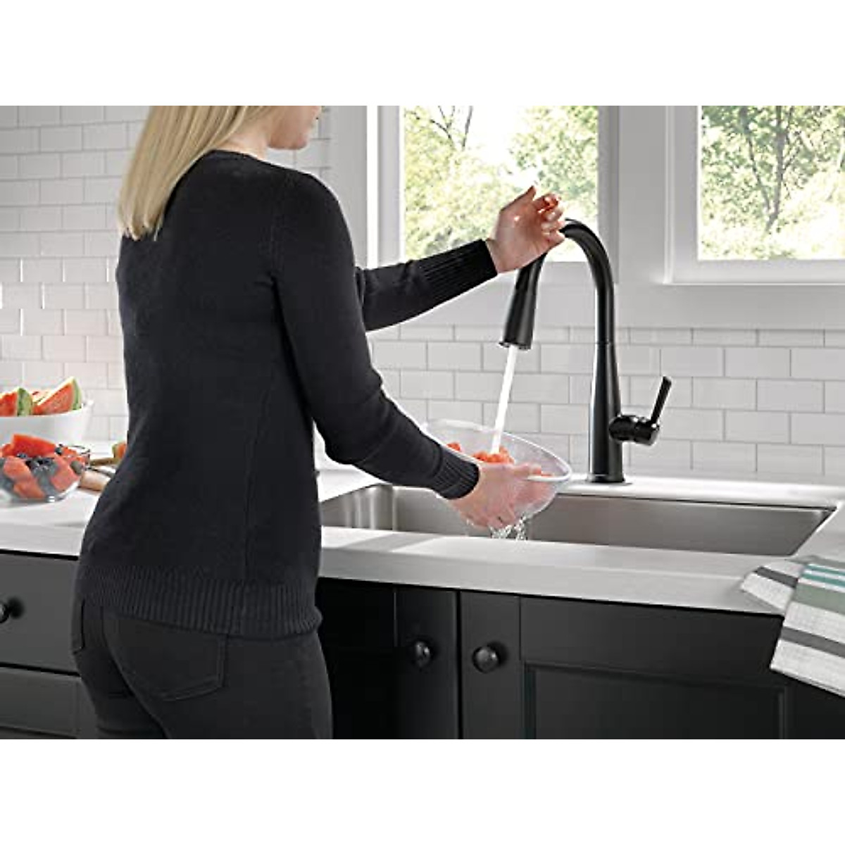 Delta Faucet Essa VoiceIQ Touchless Kitchen Faucets with Pull Down Sprayer, Smart Faucet, Alexa and Google Assistant Voice Activated, Kitchen Sink Faucet, Matte Black 9113TV-BL-DST