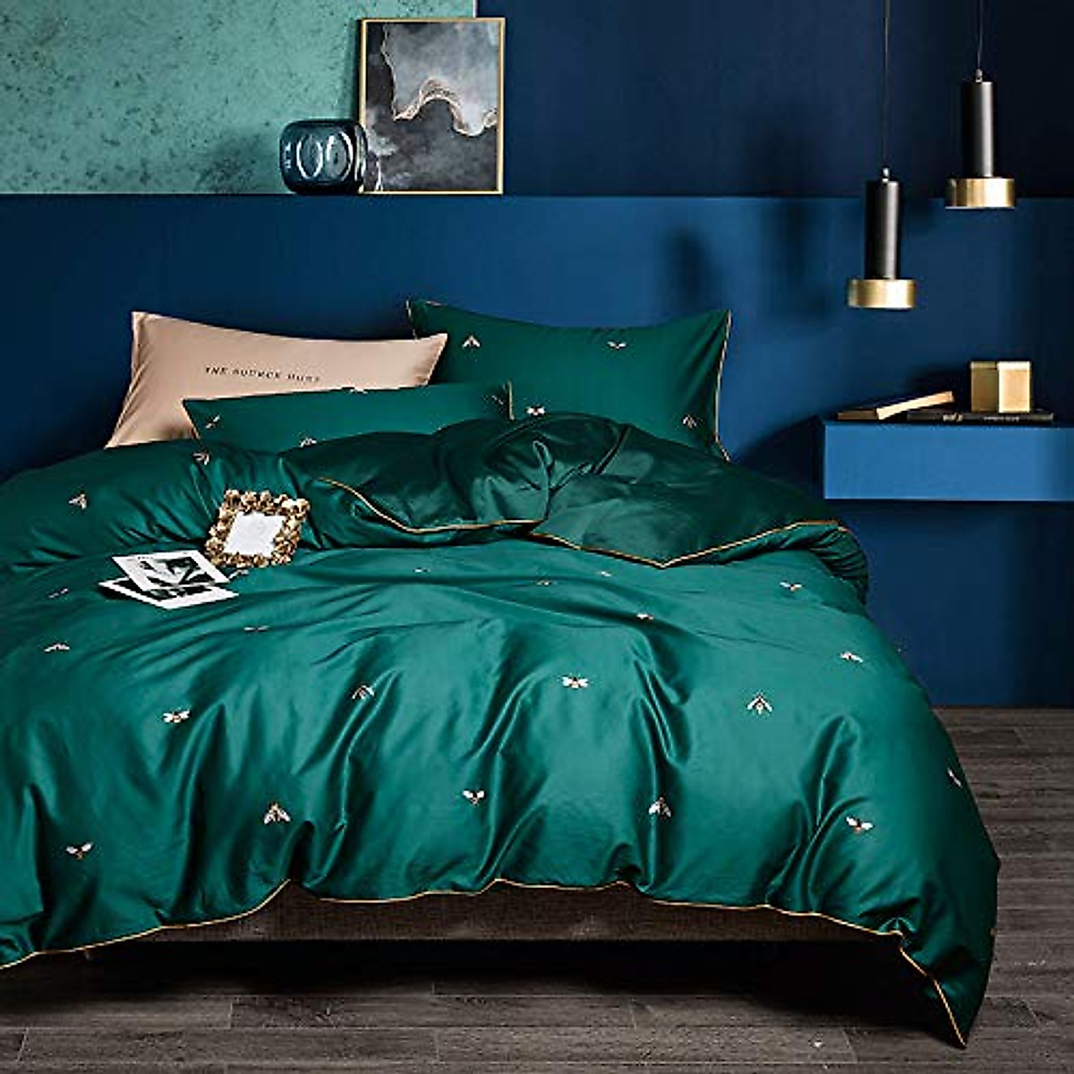 RoyalLinens 4 Piece Luxury Emerald Green Duvet Cover Set 100% Cotton 60S Sateen Bedding Sheets Percale Bedclothes with Bees Printed Bed Linen (Queen Size 4pcs)