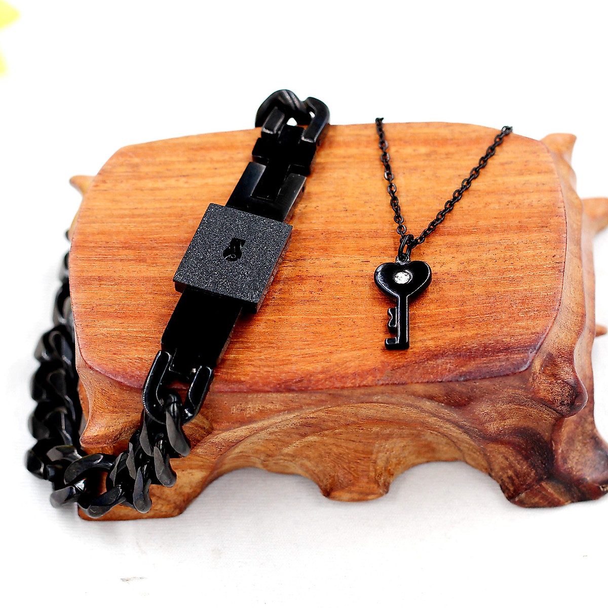 Uloveido Black Stainless Steel Couples Lock Bracelet and Key Pendant Necklace Matching Jewelry Set for Girlfriend Boyfriend Y808 (Black)