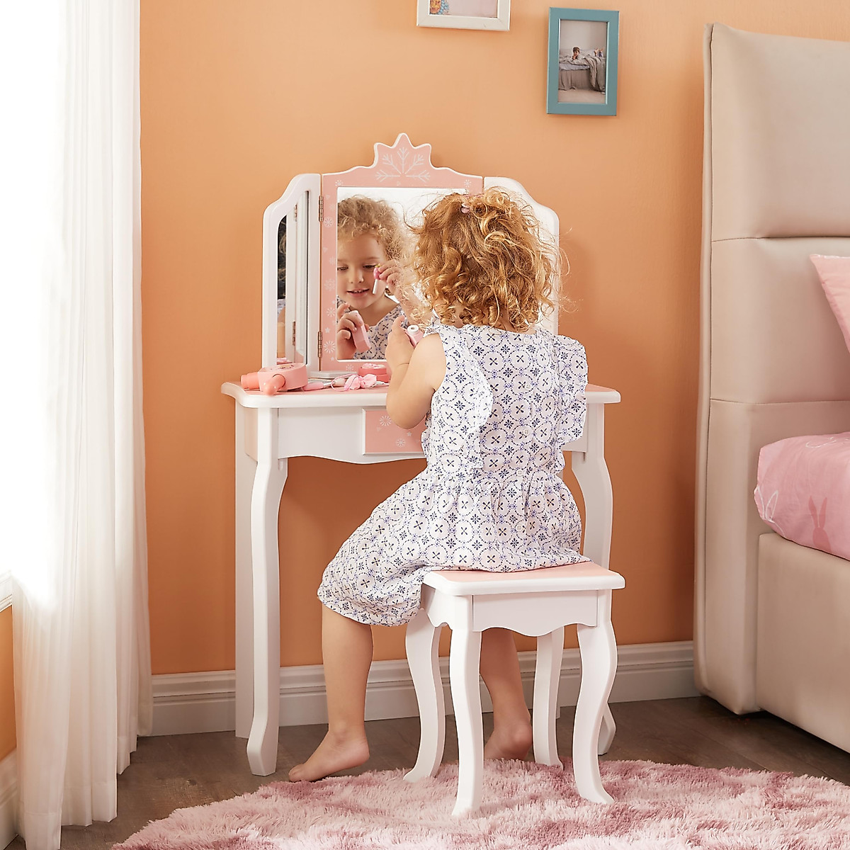 Kids Vanity Table & Stool Set, Girls Vanity Set with Detachable Tri-Folding Mirror and Drawer, 2 in 1 Princess Makeup Dressing Table and Writing Desk for Girls, Kids Age 3-8 (Pink)