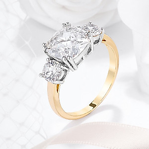 Kate Bissett Meghan's Royal Wedding Engagement Ring (7)