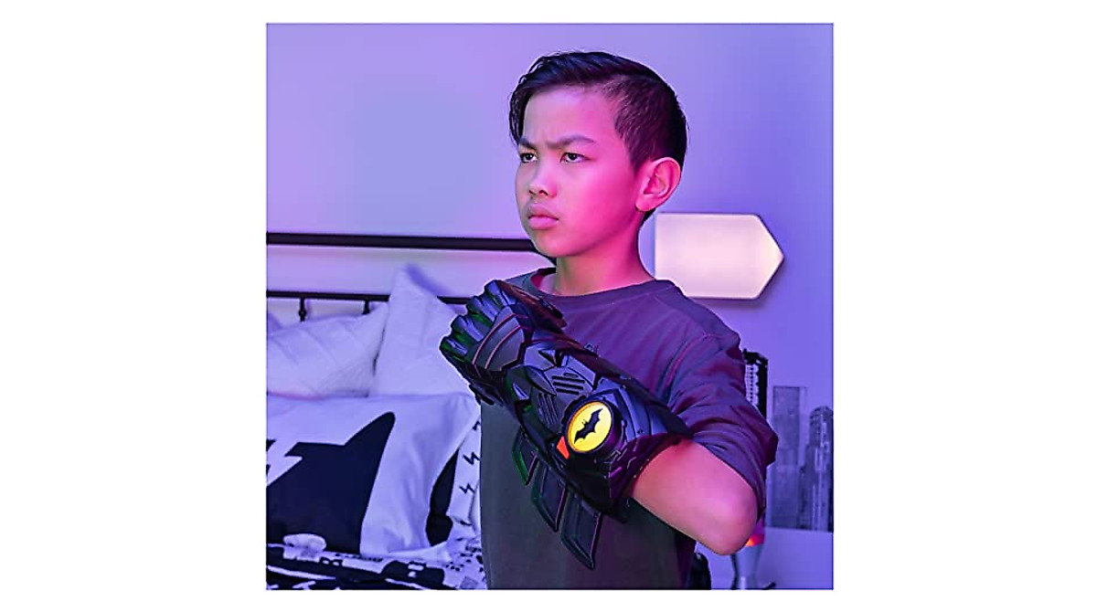 DC Comics Batman Interactive Gauntlet - Exciting Kids Toy