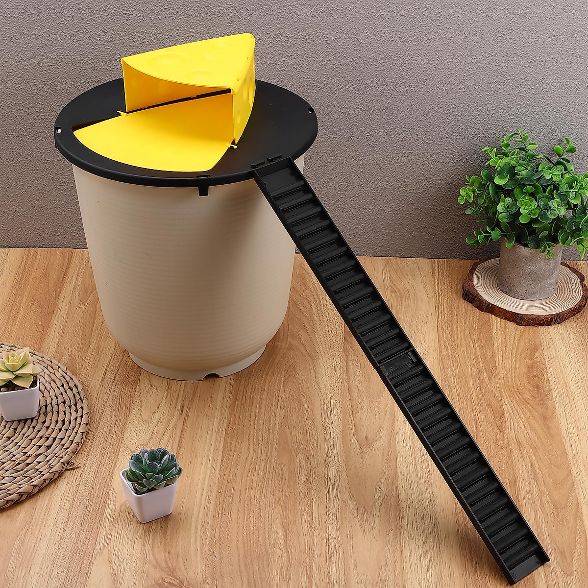 LIOOBO Rat Bucket Lid: 5 Gallon Bucket Mouse Lid, Mouse Catching, Rat Slip and Trip Bucket Lid, Bucket Lid for Mouse Rat Catch 1Pc Without Bucket