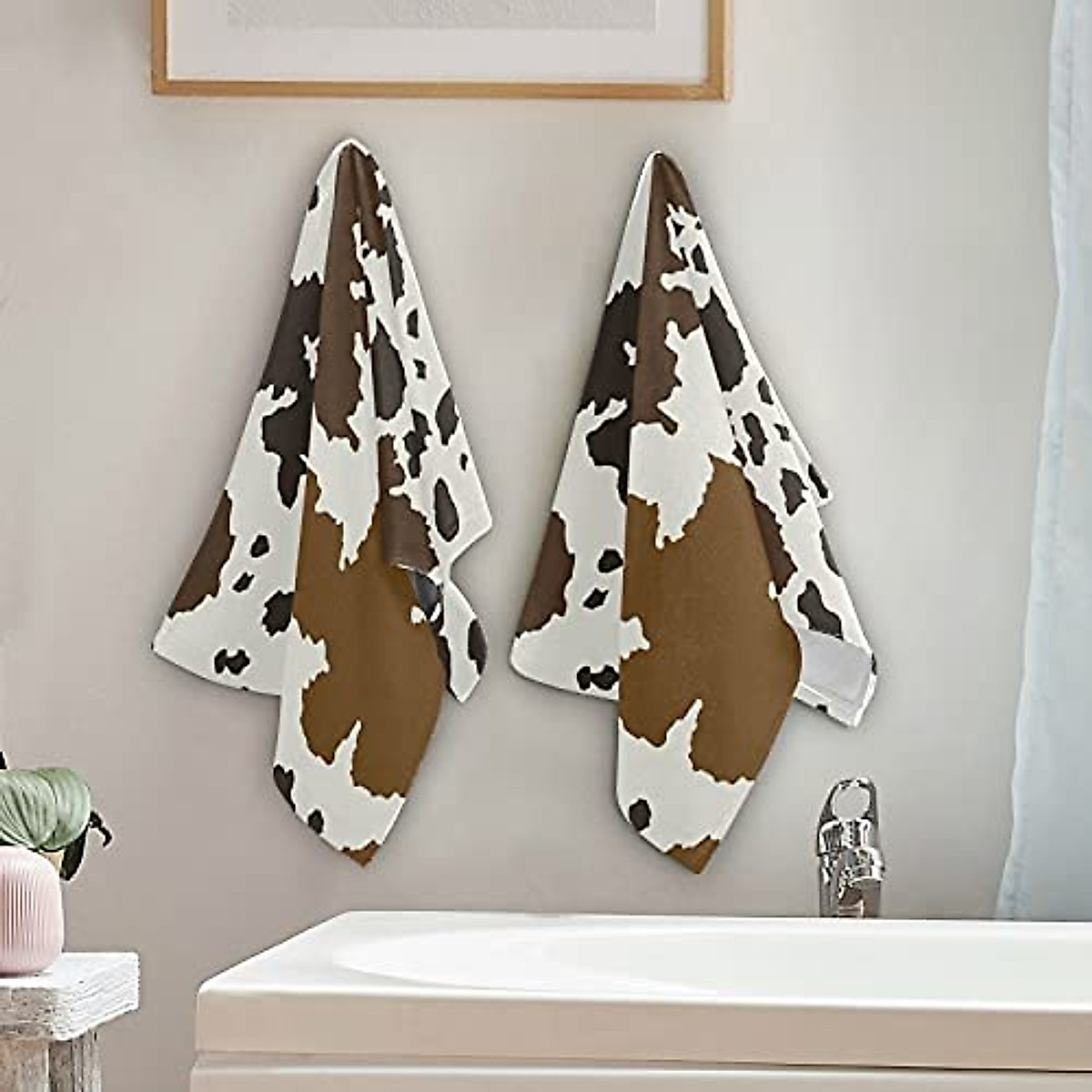 Qilmy Cow Print Hand Towel Super Soft and High Absorbent Bath Towel Fast Drying Hand Towel for Home Bathroom Gym Hotel Yoga,28 x 14 Inch(2 Pack)