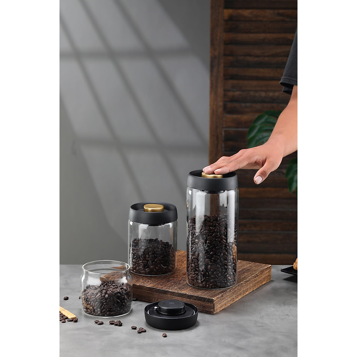 LOEZ Coffee Bean Storage Container Airtight, Lid Sealed with Press-Down Vacuum, Borosilicate Glass Coffee Canister, Food Storage, Coffee Bar for Ground Coffee, Tea, Beans, Spices (Extra Large - Clear)