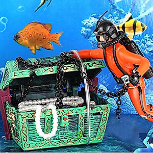 Bestgle Creative Aquarium Ornament Treasure Hunter Diver Action Figure Decoration for Fish Tank