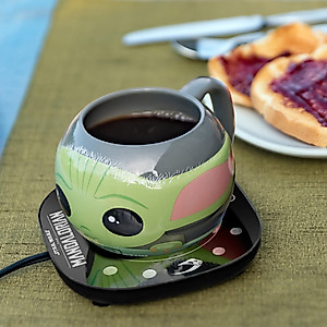 Uncanny Brands Star Wars Mug Warmer with Baby Yoda Molded Mug – Keeps Your Favorite Beverage Warm - Auto Shut On/Off